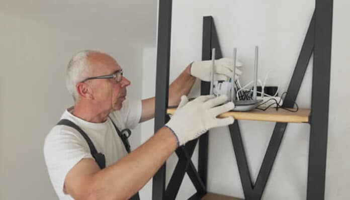 Connecting A Landline Phone To A WiFi Router : How To Do It